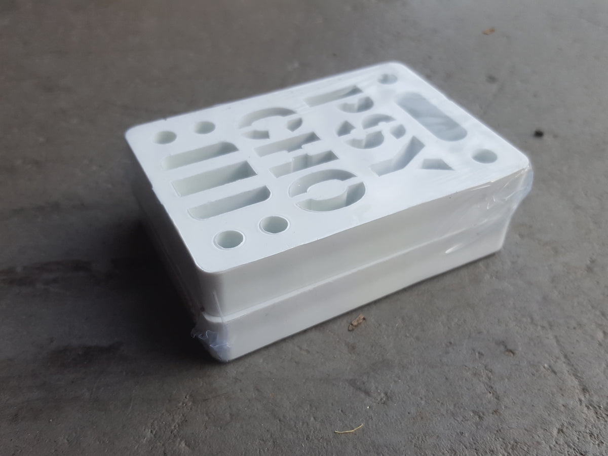 Riser Pads Psycho Risers - 1/2" WHITE – SK8supply.com